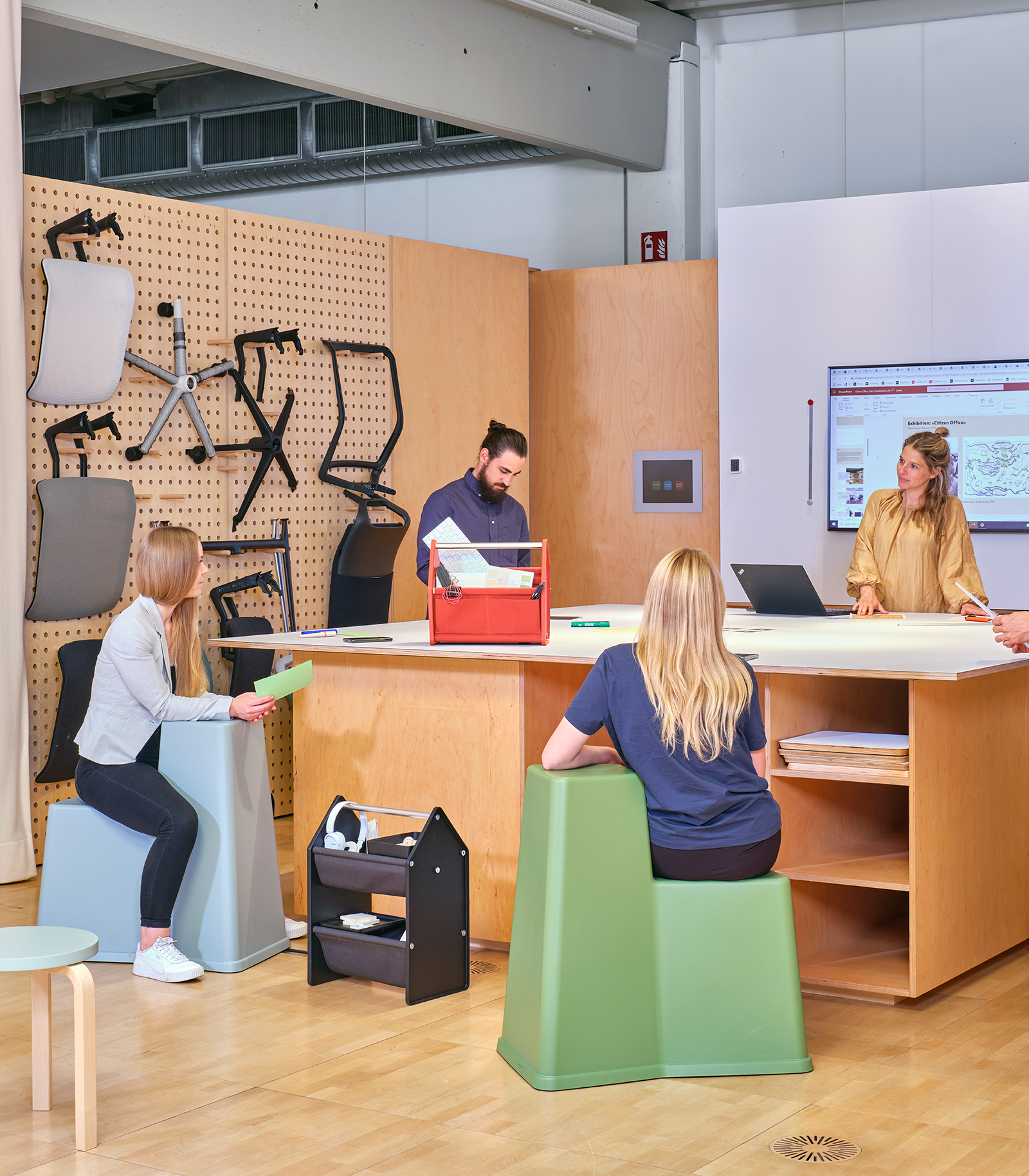 Vitra Stool-Tool - Oddos Design